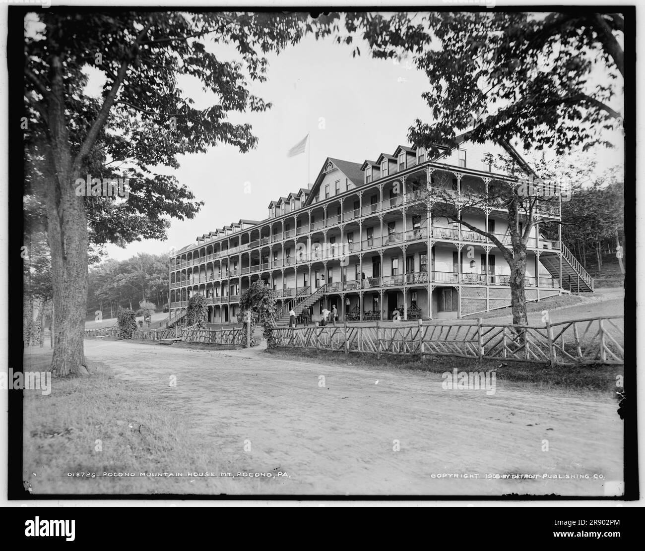 House architecture veranda house Black and White Stock Photos & Images ...