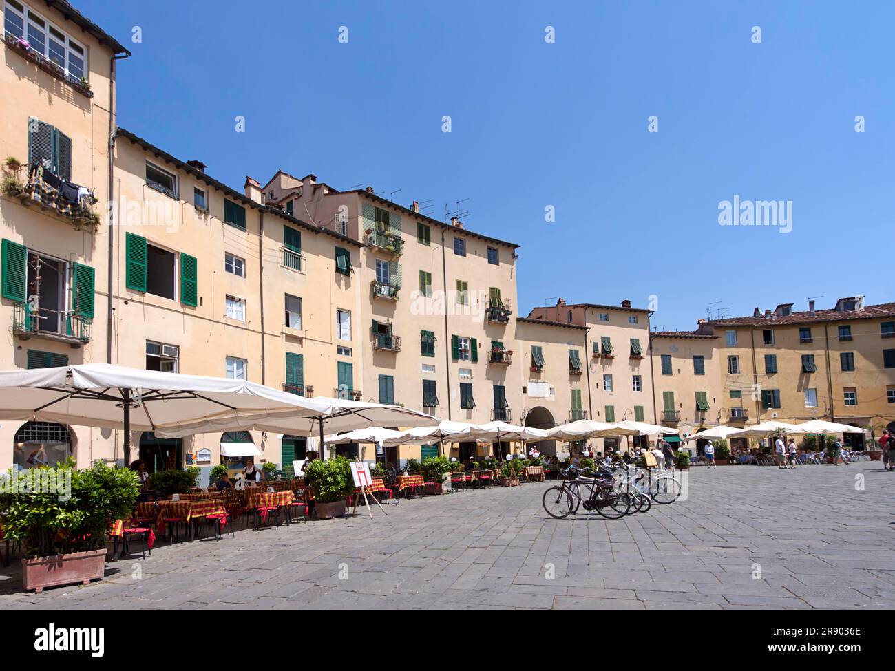 Piazza del mercato hi-res stock photography and images - Alamy