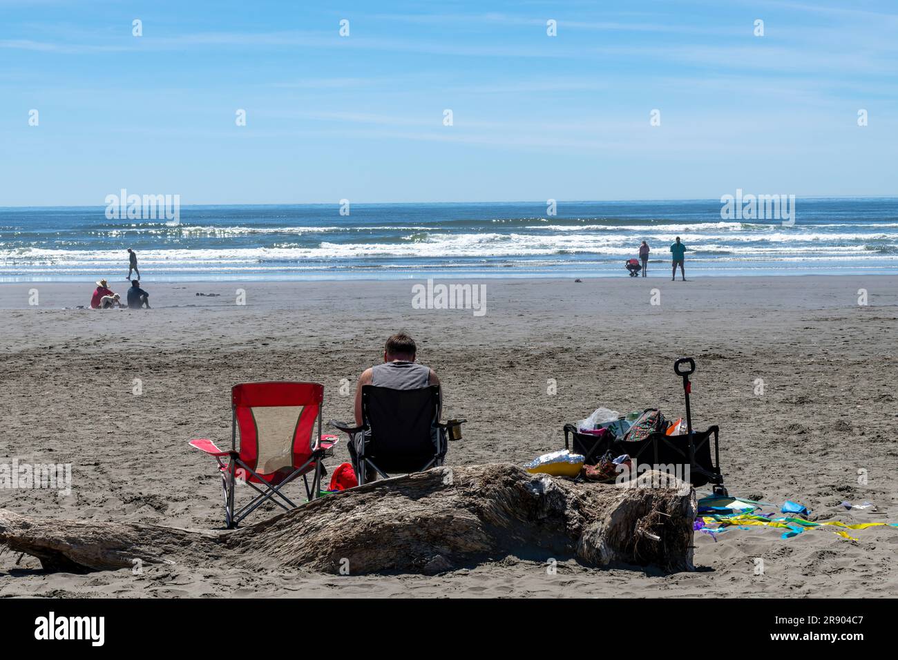 Man sunbathing back view hi-res stock photography and images - Alamy