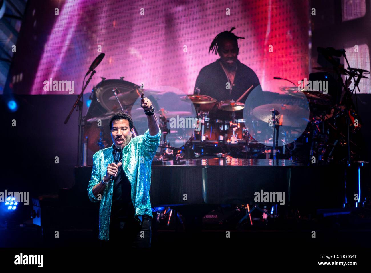 Global superstar Lionel Ritchie made a triumphant return to kick off ...