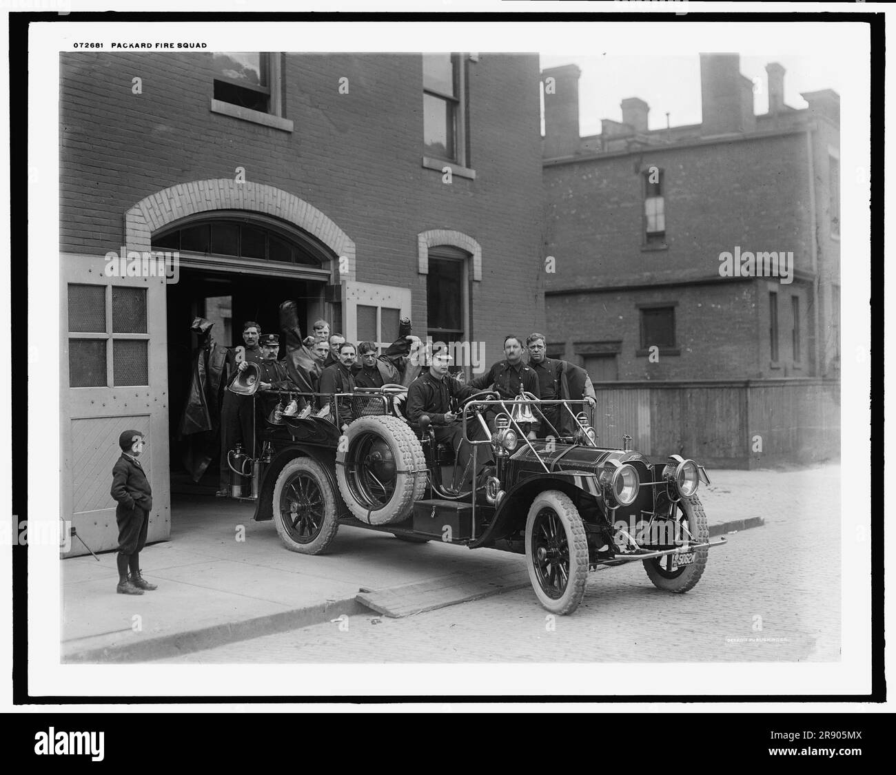 1910s firemen Black and White Stock Photos & Images - Alamy