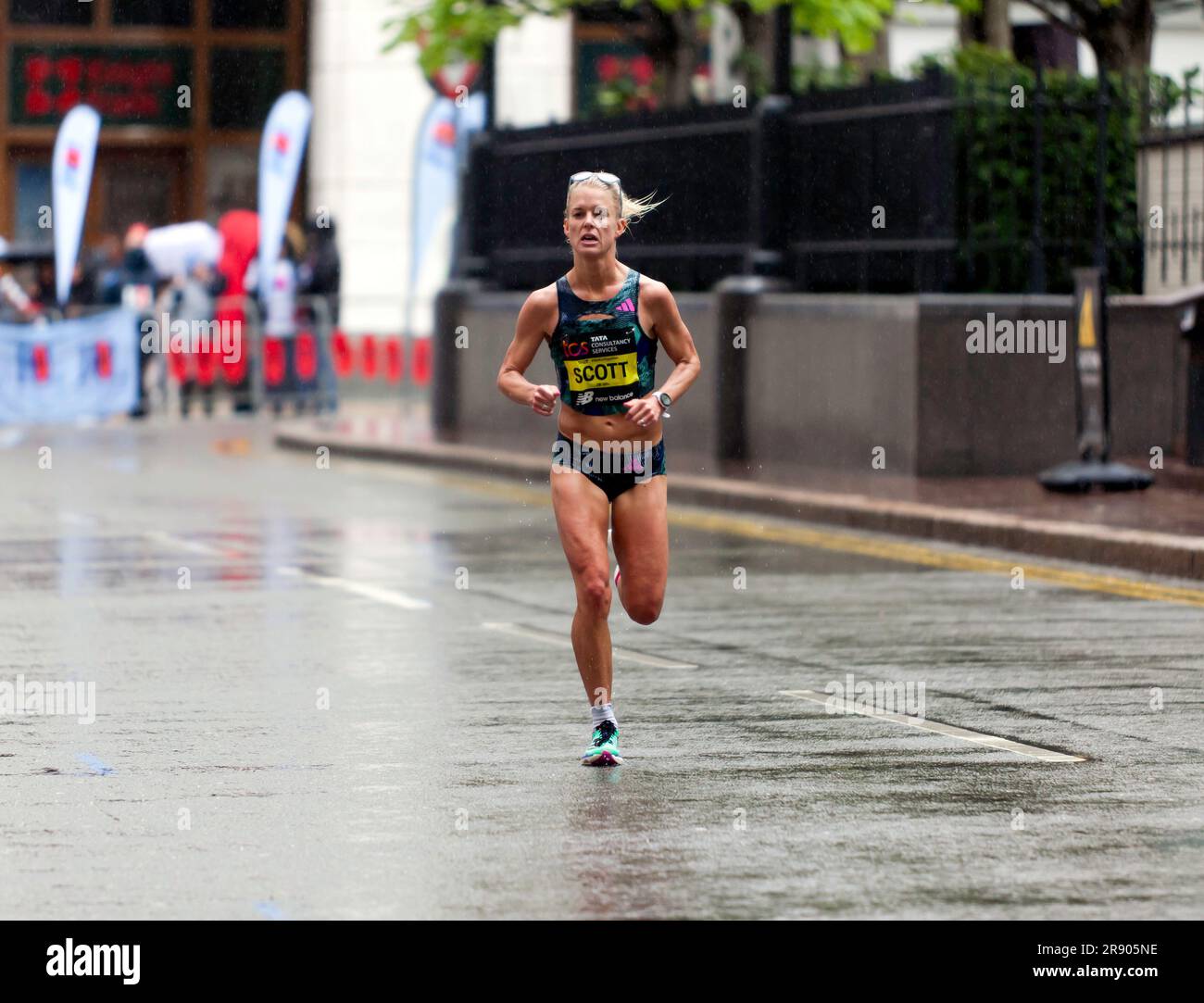 Dominique Scott, (RSA), passing through Cabot Square, on her way to ...