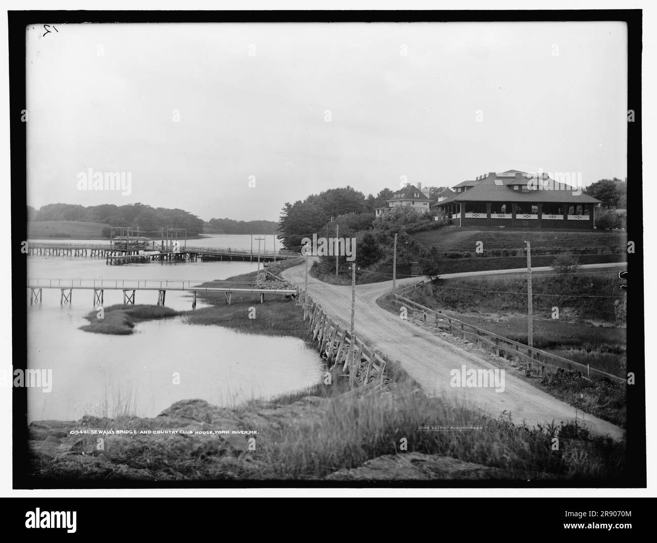 Sewall's Bridge and country club house, York River, Maine, between 1900 ...