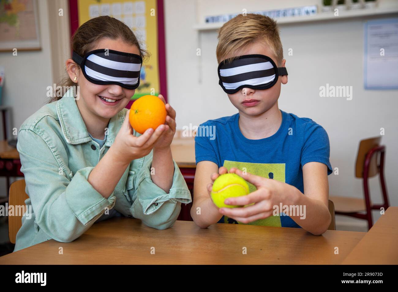 Netherlands, at a primary school the sense of Feeling is tested ...