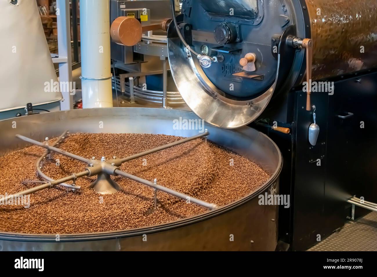 Seattle starbucks reserve roastery hi-res stock photography and images ...