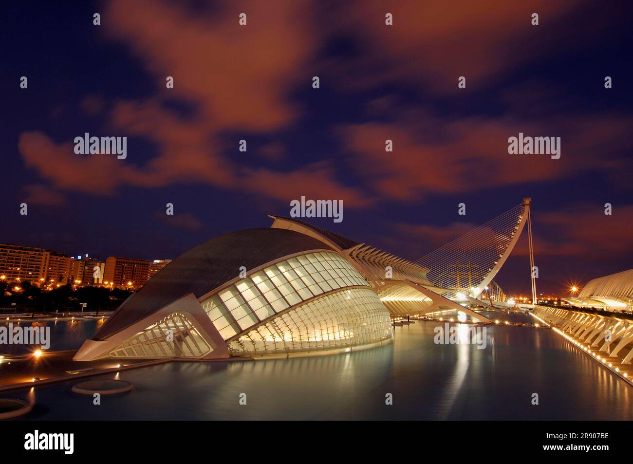 L'Hemisferic and Science Museum Museu de les Ciencies Principe Felipe ...