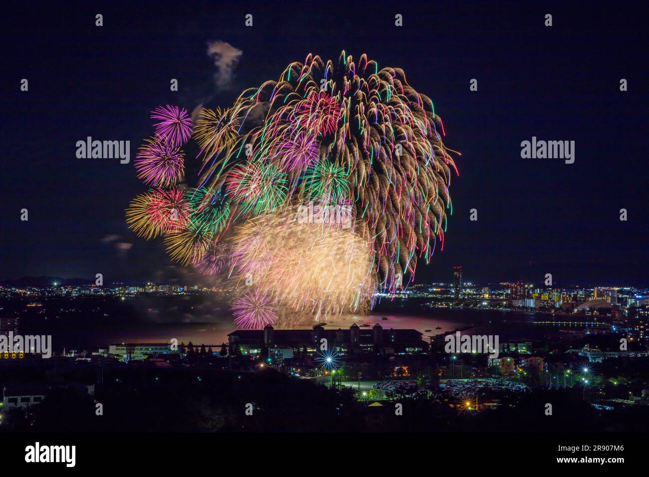 Lake Biwa Grand Fireworks Festival Stock Photo - Alamy