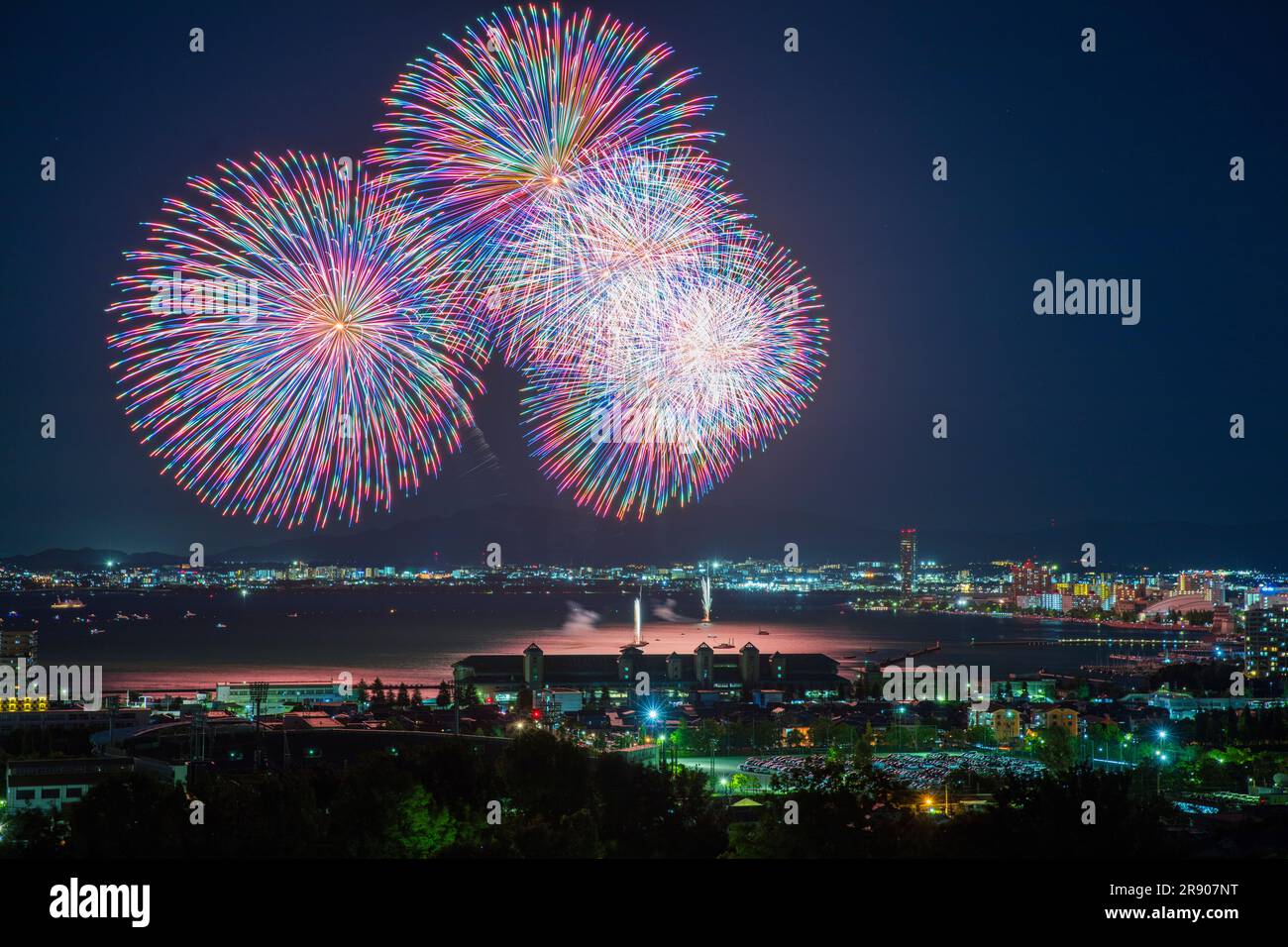 Lake Biwa Grand Fireworks Festival Stock Photo - Alamy