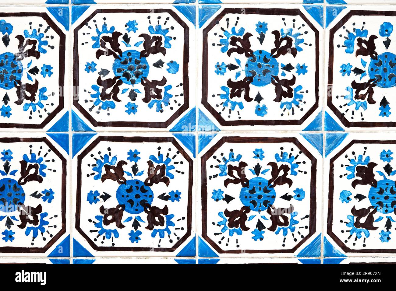 Traditional portuguese tile Azulejo Stock Photo - Alamy