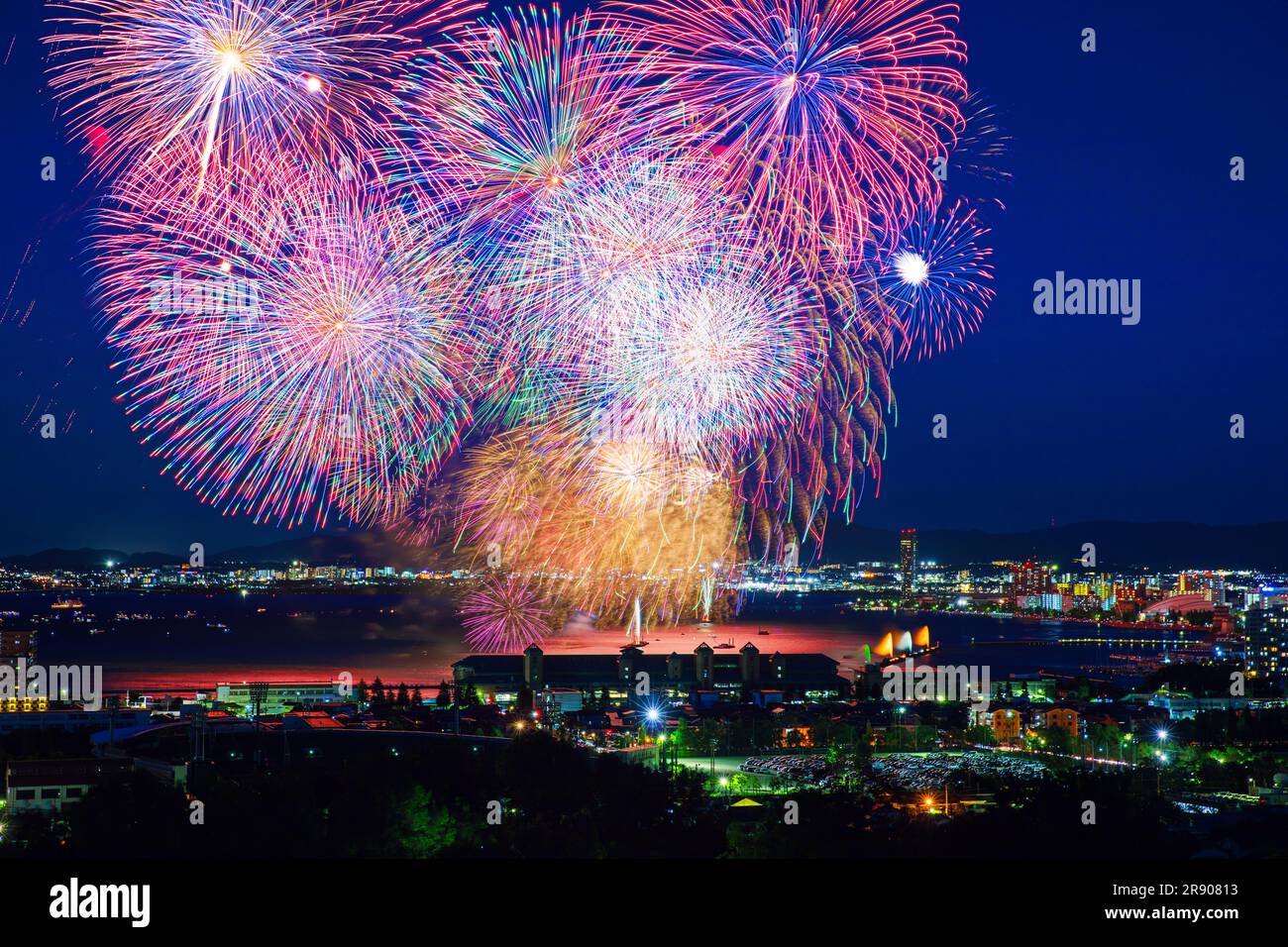 Lake Biwa Grand Fireworks Festival Stock Photo - Alamy