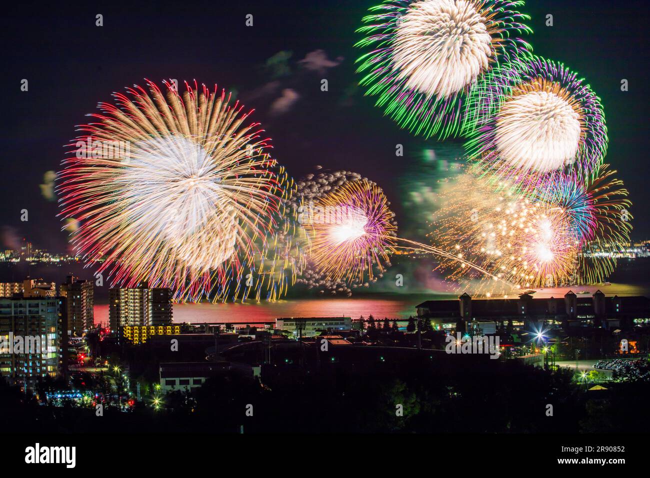 Lake Biwa Grand Fireworks Festival Stock Photo - Alamy