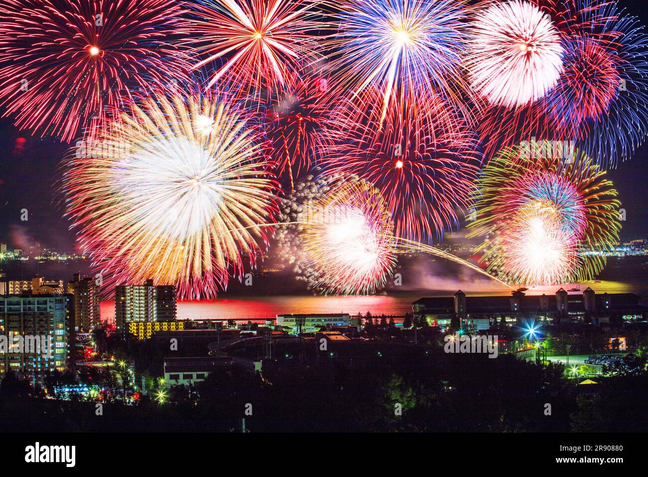 Lake Biwa Grand Fireworks Festival Stock Photo - Alamy