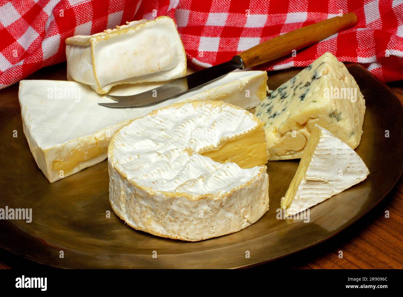 Different kinds of soft cheese, Camembert, Brie, Roquefort, Pave, soft ...