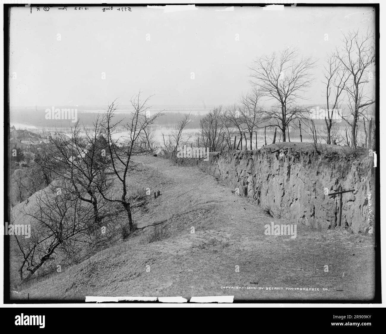 General view of battle ground, Vicksburg, Mississippi, c1900. Site of ...