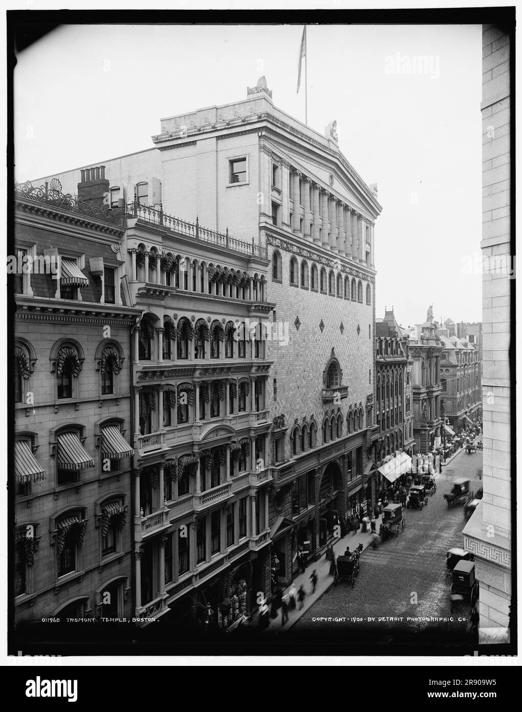 W temple street Black and White Stock Photos & Images - Alamy