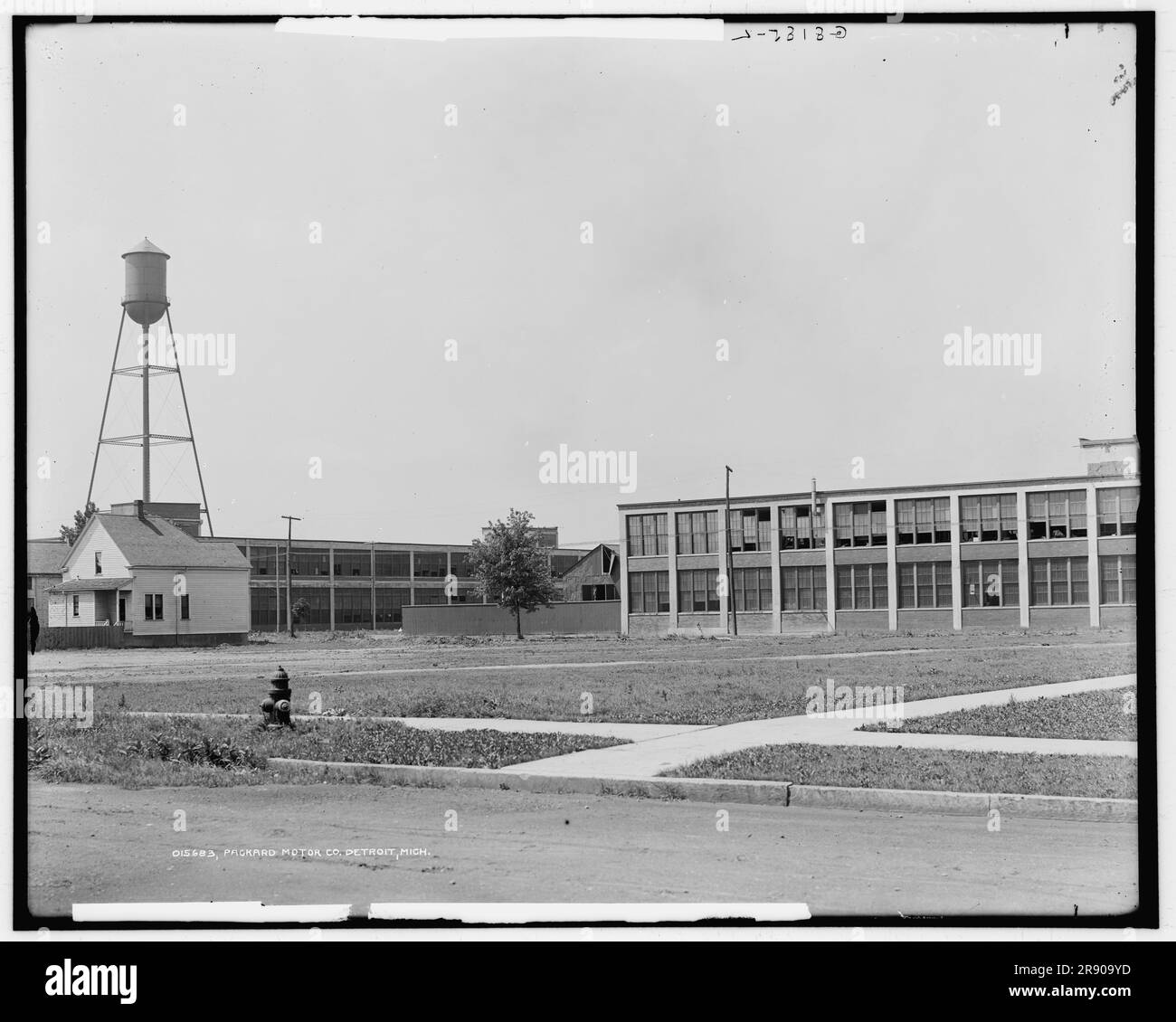 Packard motor car company building hi-res stock photography and images ...