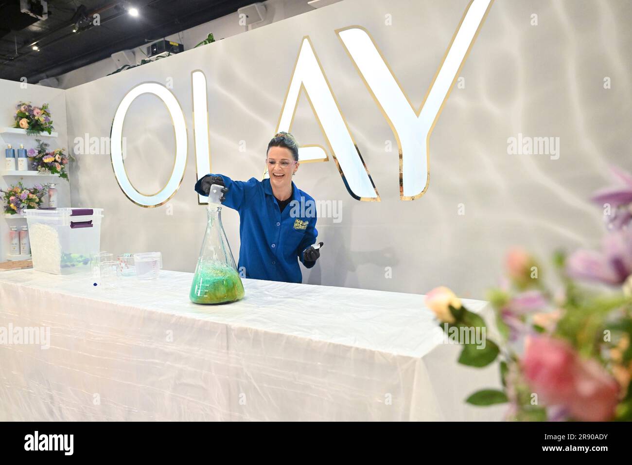 IMAGE DISTRIBUTED FOR THE OLAY BODY LAB - Kate the Chemist uses hands ...