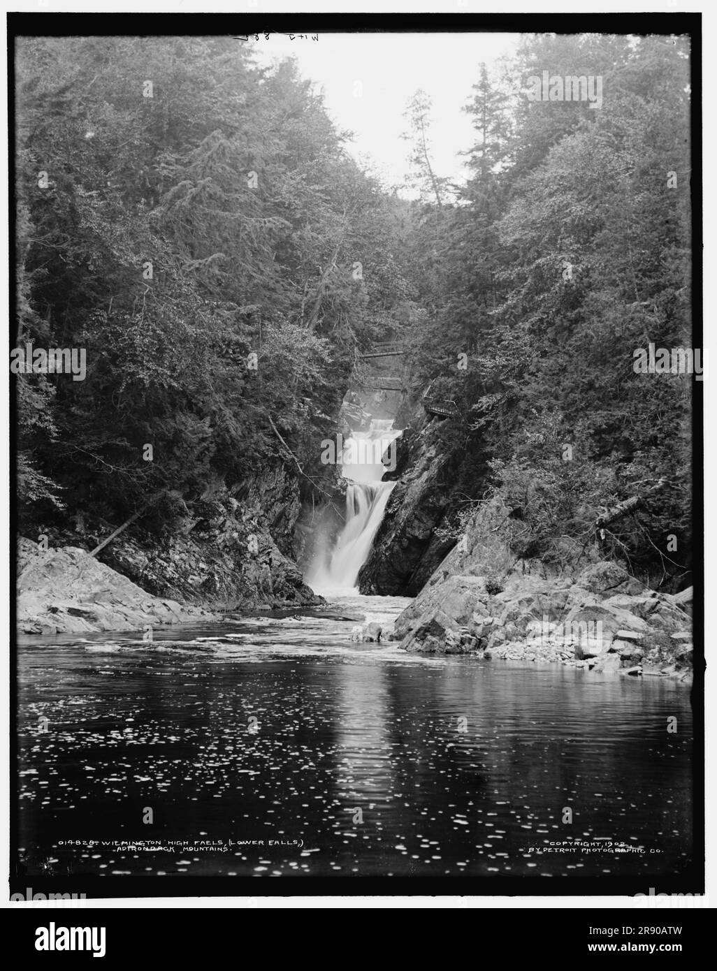 Pool with mountains Black and White Stock Photos & Images - Alamy