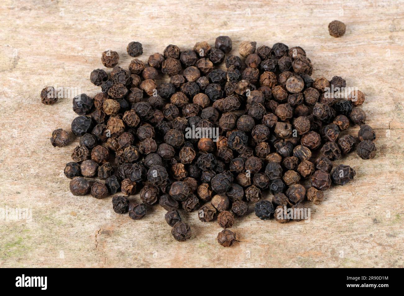 Malabar pepper (Piper nigrum), peppercorn, peppercorns Stock Photo - Alamy