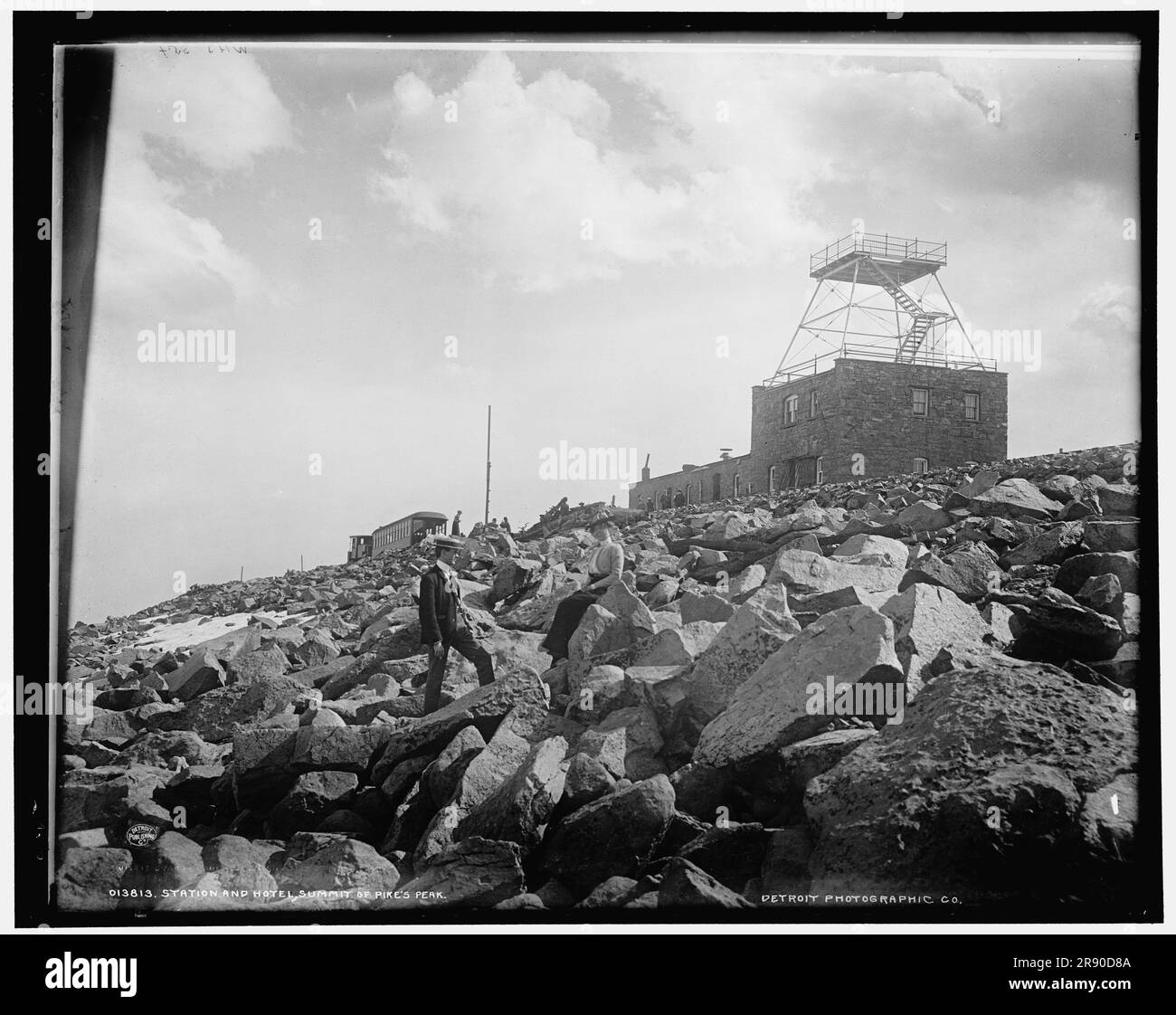 Pikes peak summit building Black and White Stock Photos & Images - Alamy