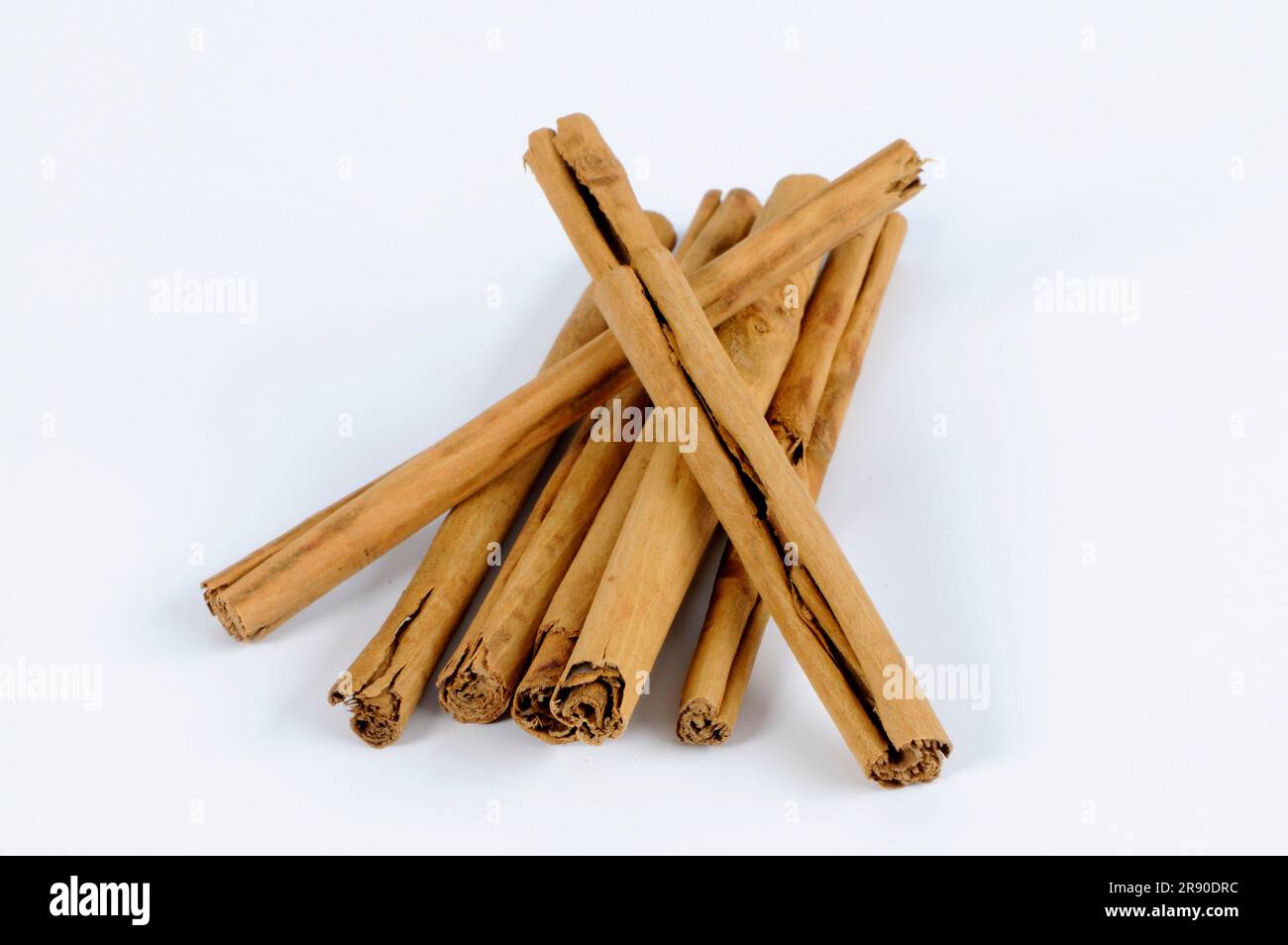 Cinnamon sticks (Cinnamomun Stock Photo - Alamy