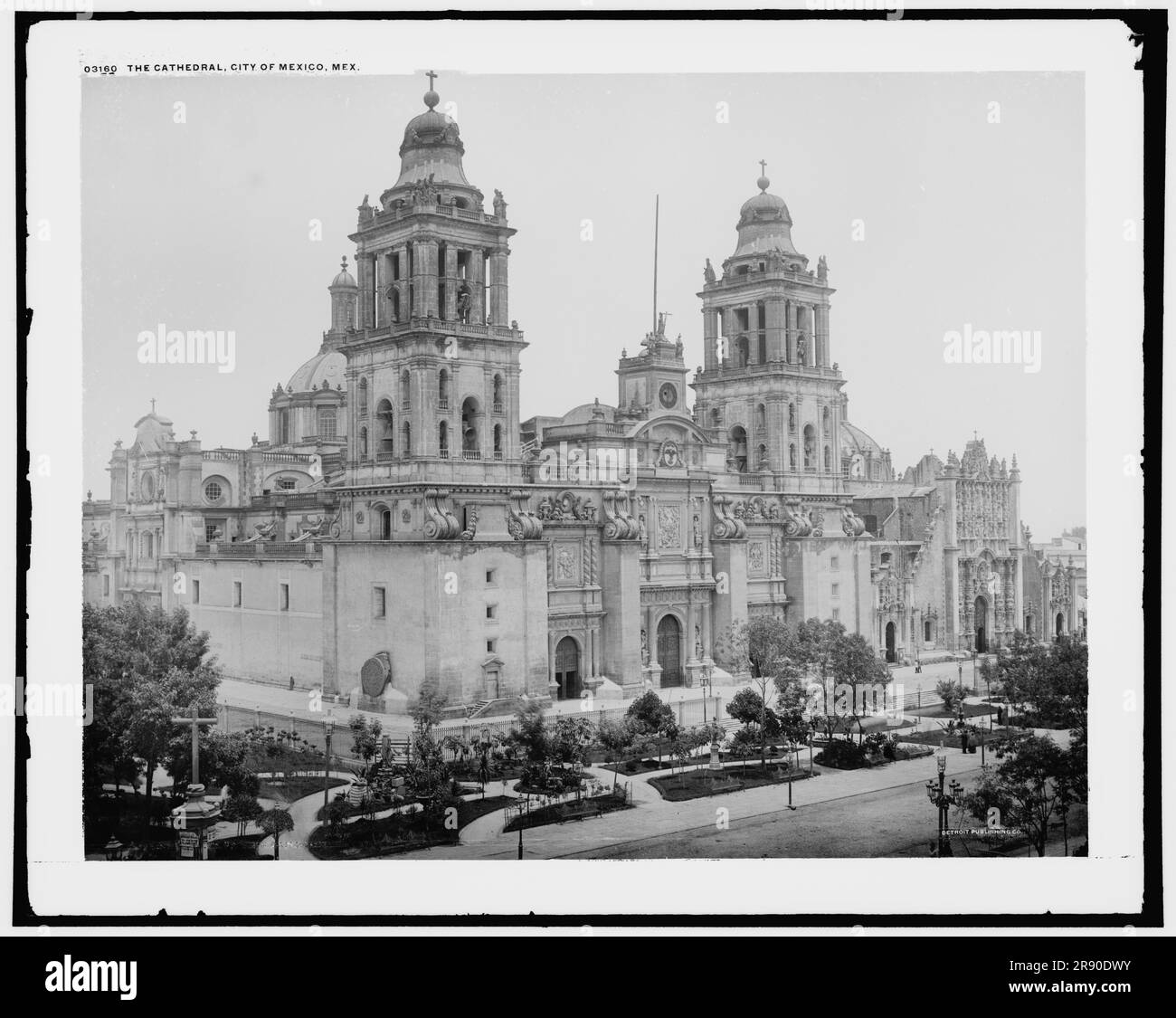 Historic mexican cathedral Black and White Stock Photos & Images - Alamy