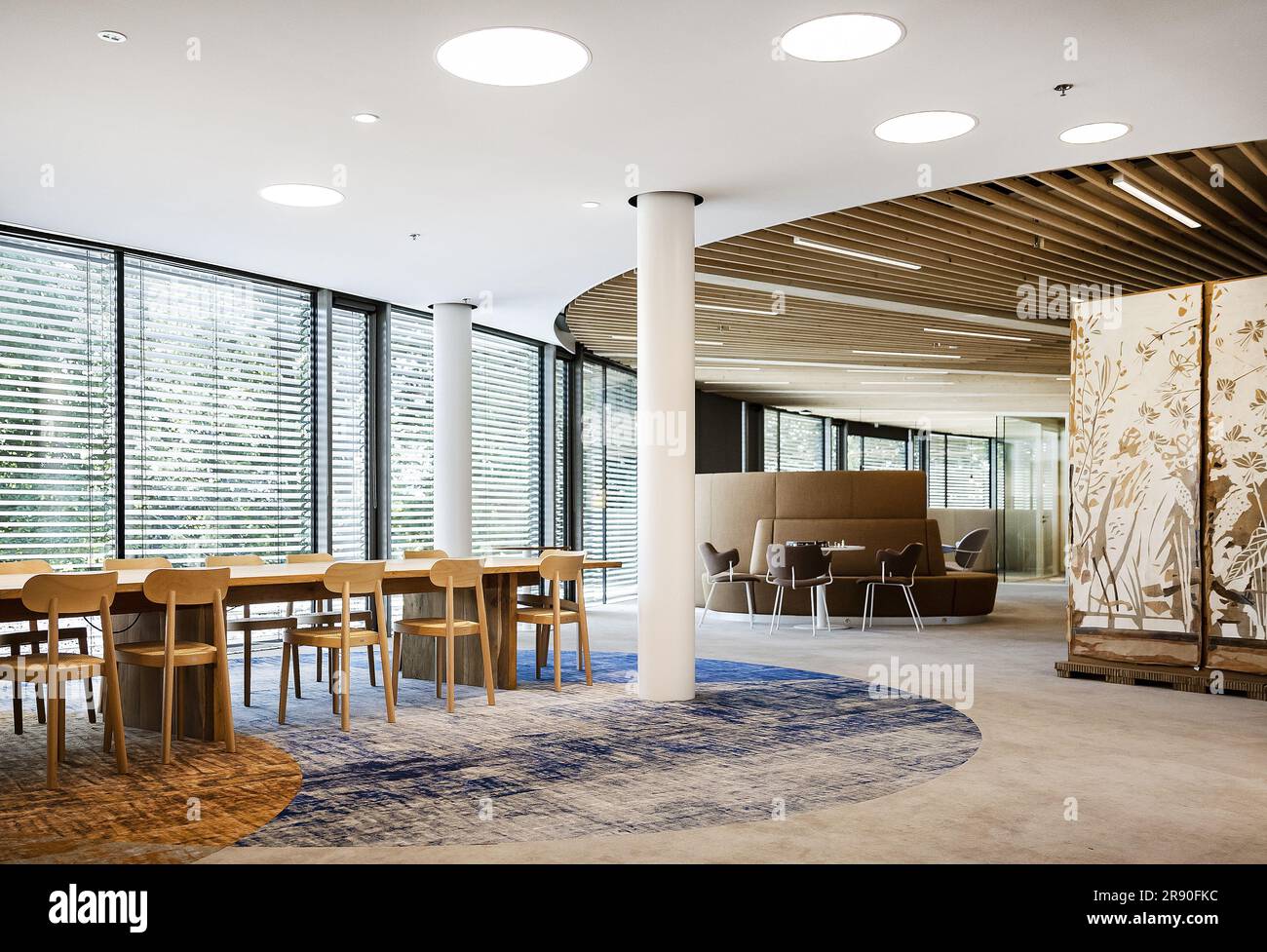 DRIEBERGEN - Interior of Triodos Bank's head office. ANP REMKO DE WAAL ...