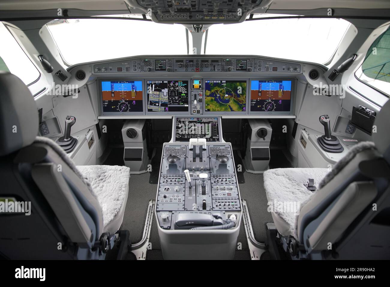 Airbus a220 cockpit hi-res stock photography and images - Alamy