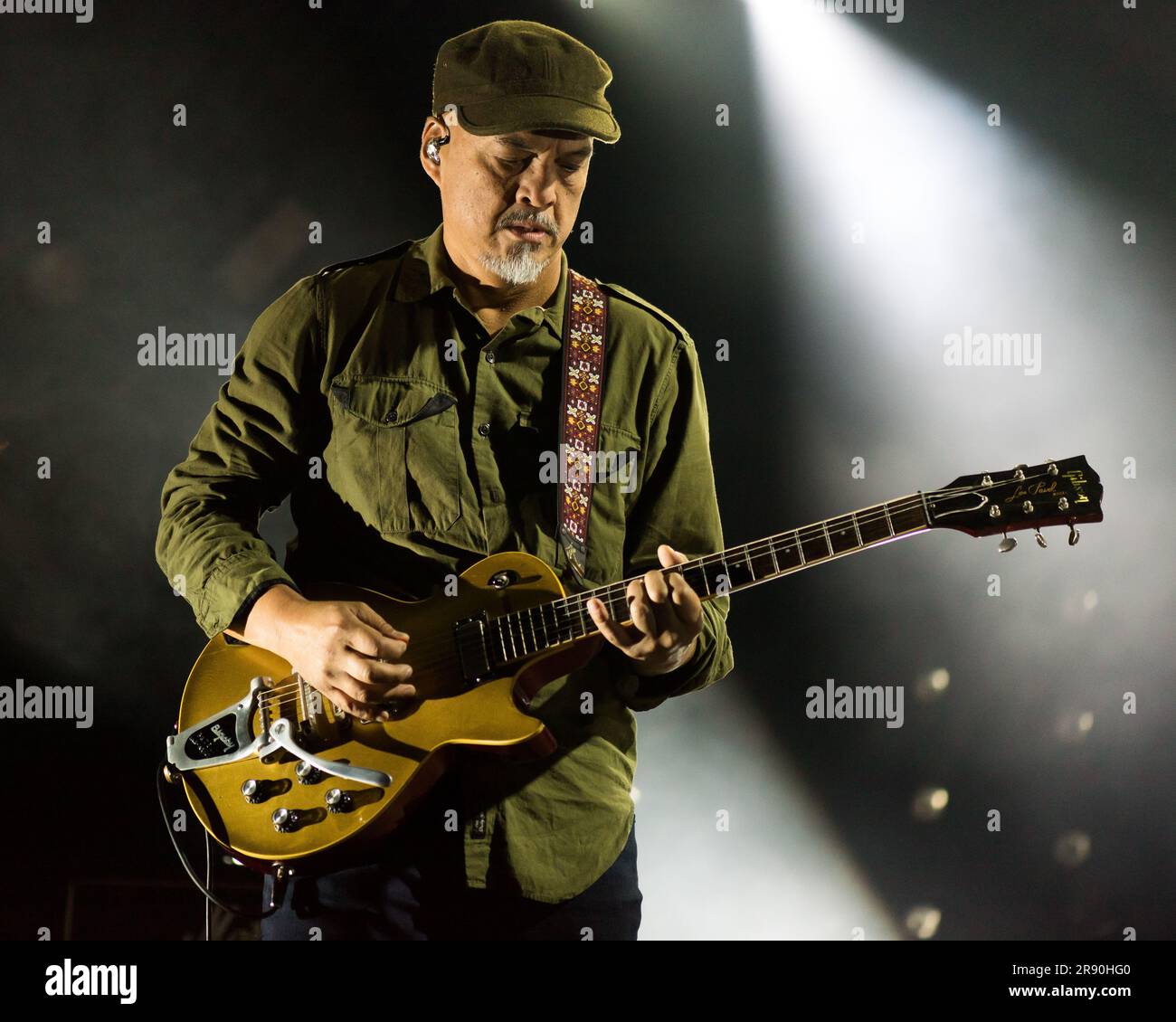 Black francis pixies hi-res stock photography and images - Alamy