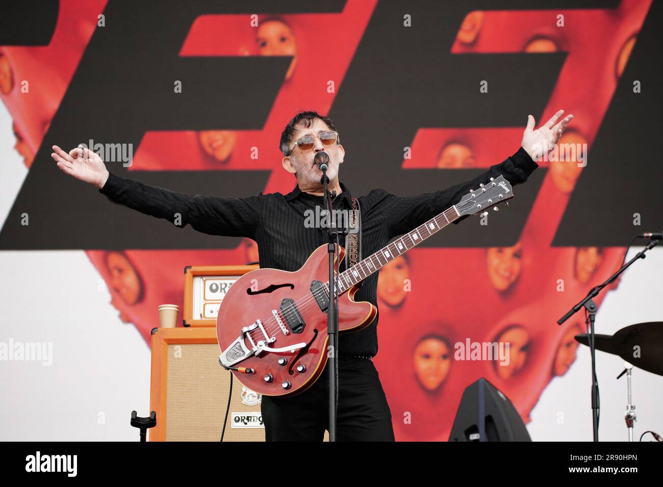 Ian Broudie from the Lightning Seeds performing on the Other Stage at ...
