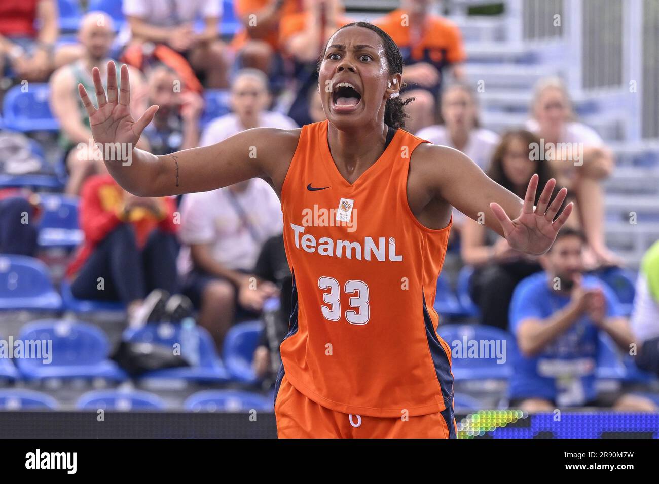 Womens international basketball hi-res stock photography and images - Alamy