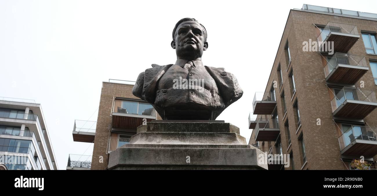 Statue of ernest bevin hi-res stock photography and images - Alamy