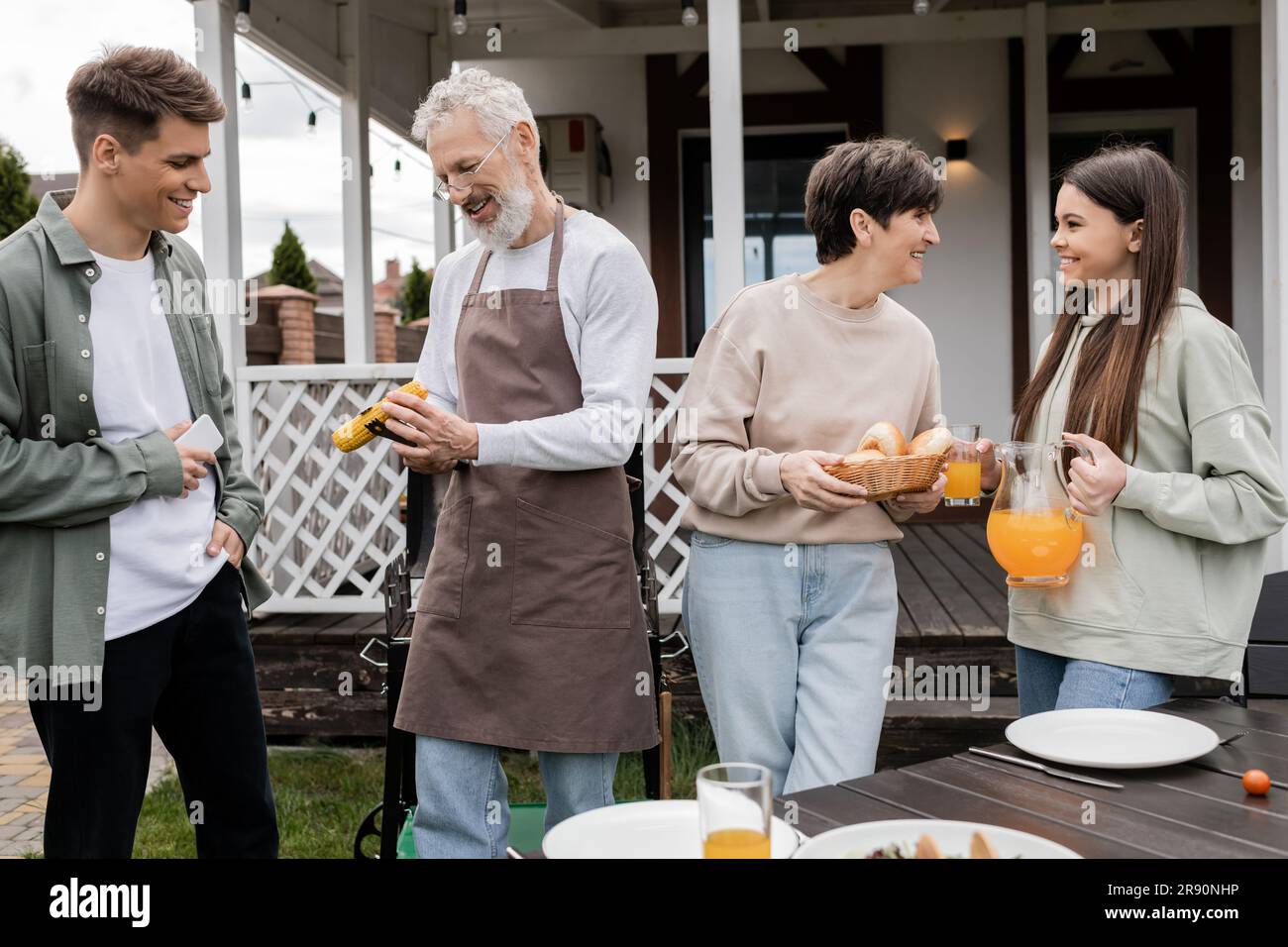 Mother teenage son daughter hi-res stock photography and images - Alamy