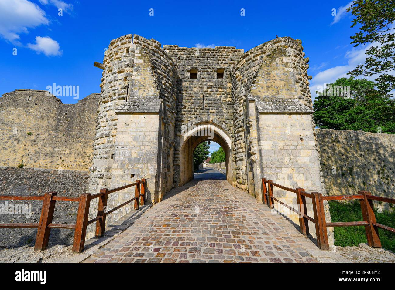 Porte Saint-Jean ("Saint John Gate") on the ramparts of Provins ...