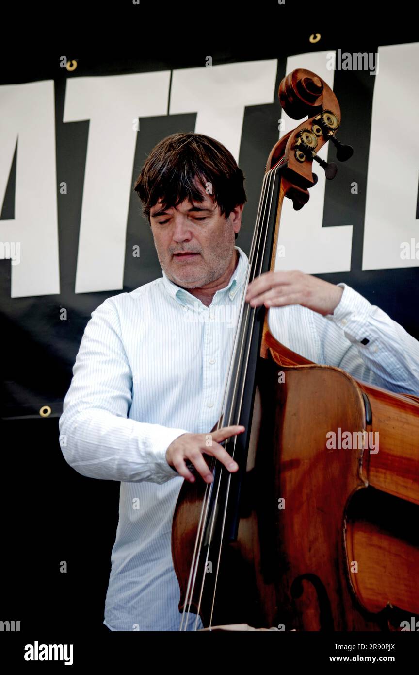 Dave newton trio hi-res stock photography and images - Alamy