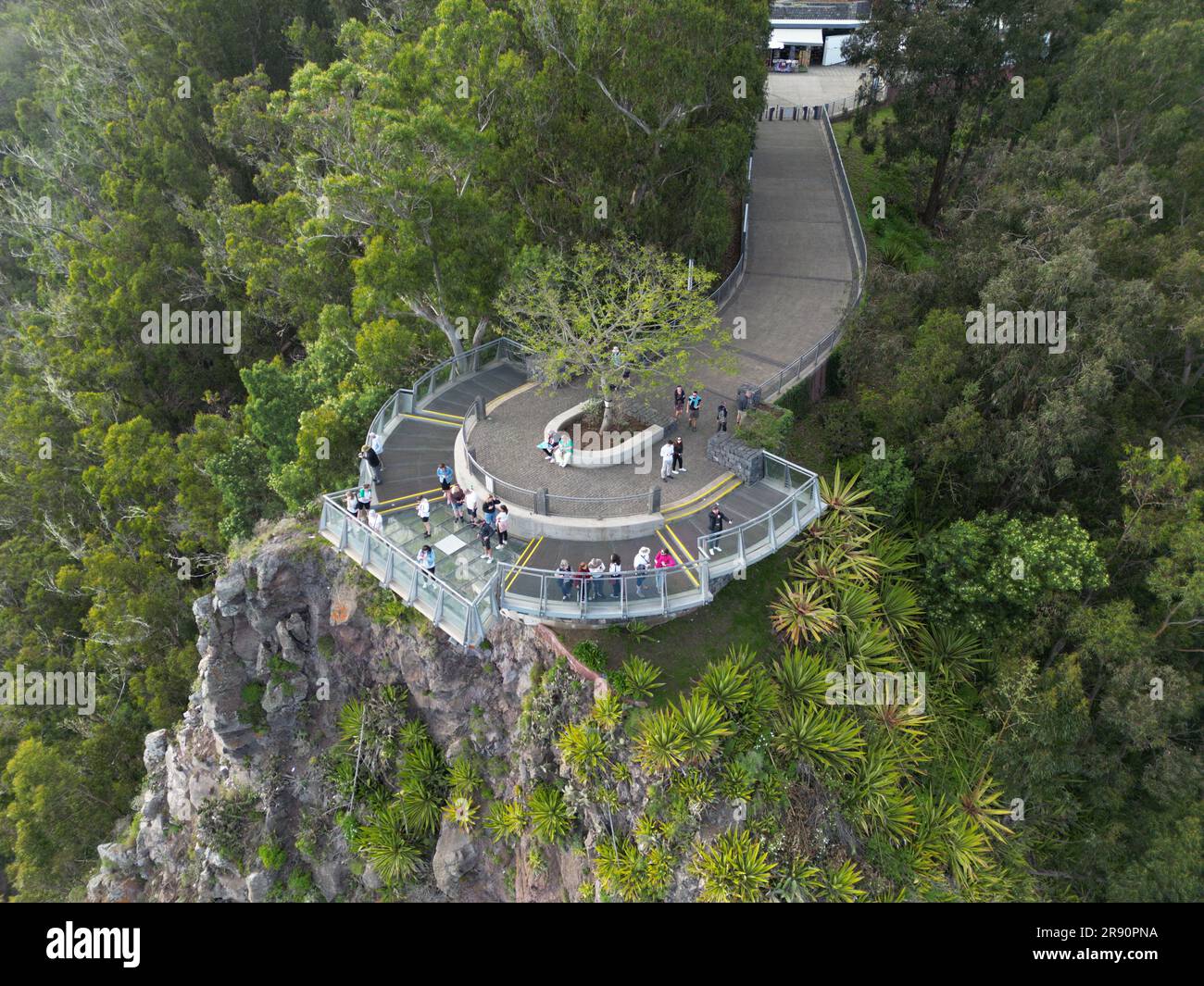 Pathway extending hi-res stock photography and images - Alamy