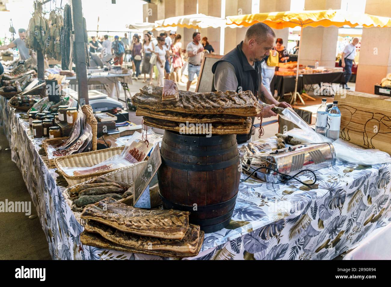 Markt von Ajaccio, Wurstwaren, Korsika, Frankreich, Europa Stock Photo ...