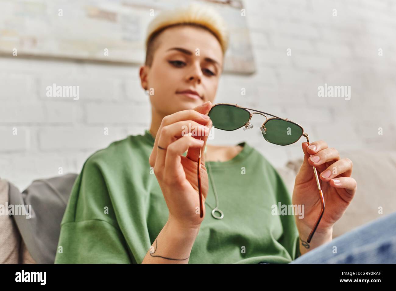 Pre loved item hi-res stock photography and images - Alamy