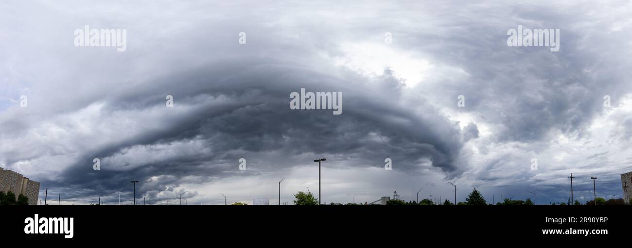 Outflow boundary clouds hi-res stock photography and images - Alamy