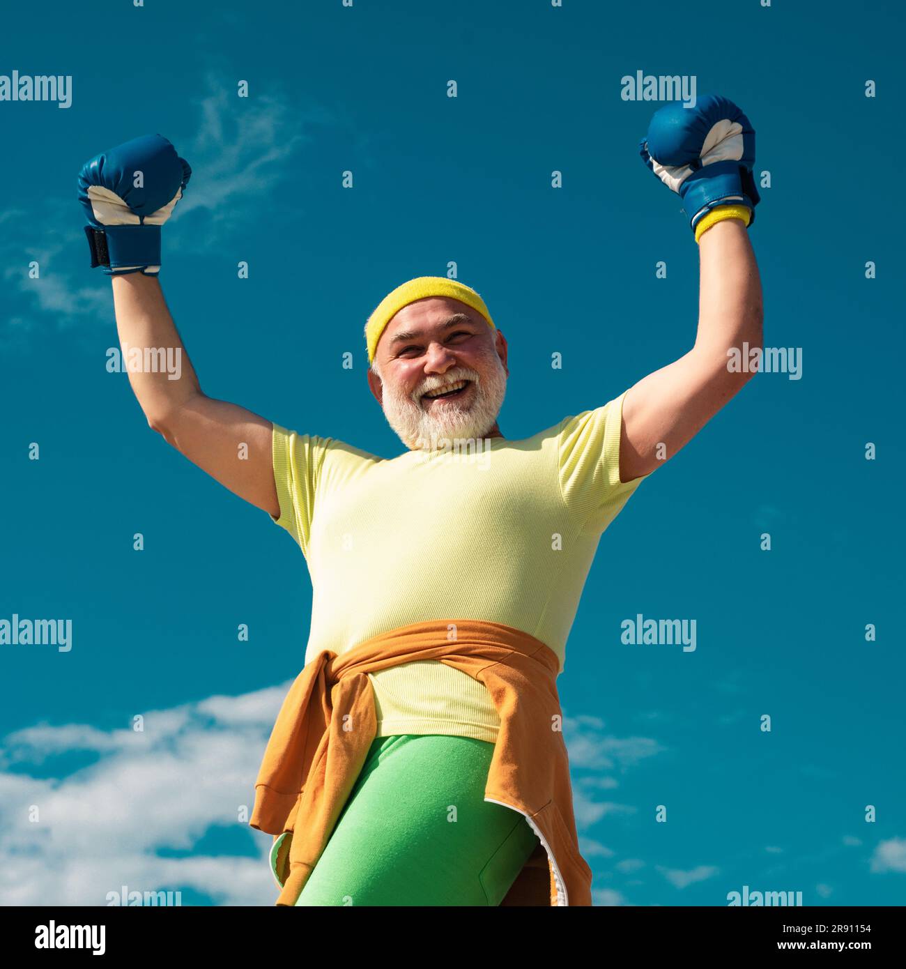 Old man fighting pose hi-res stock photography and images - Alamy