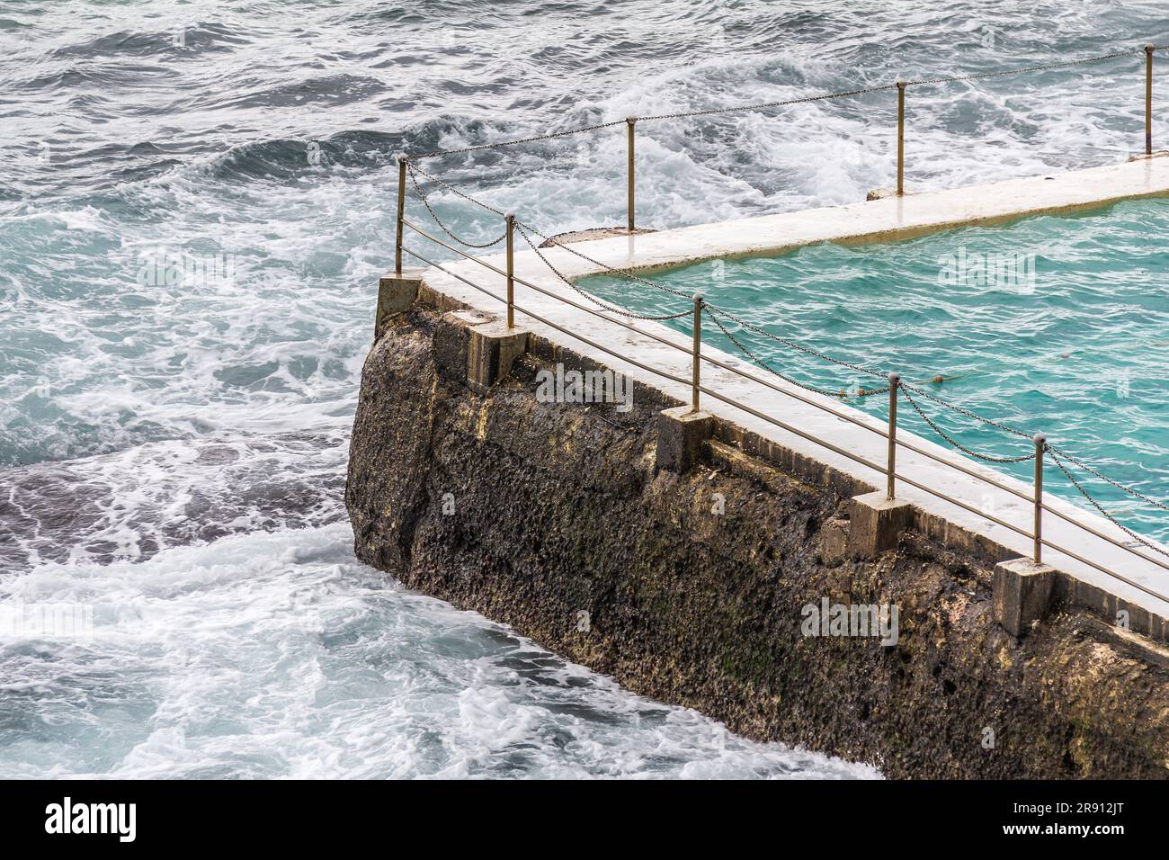 The Bondi Icebergs swimming pool at Bondi Beach, Sydney Australia Stock ...