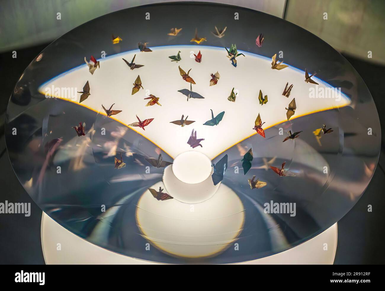 Sasaki sadako origami hi-res stock photography and images - Alamy