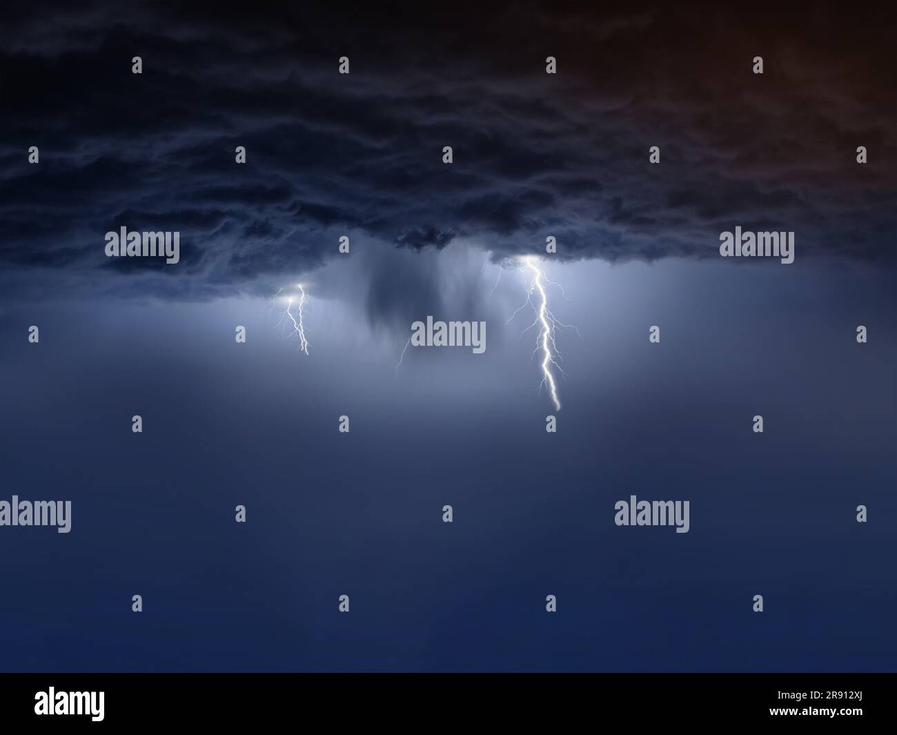 Stormy sky lightning hi-res stock photography and images - Alamy