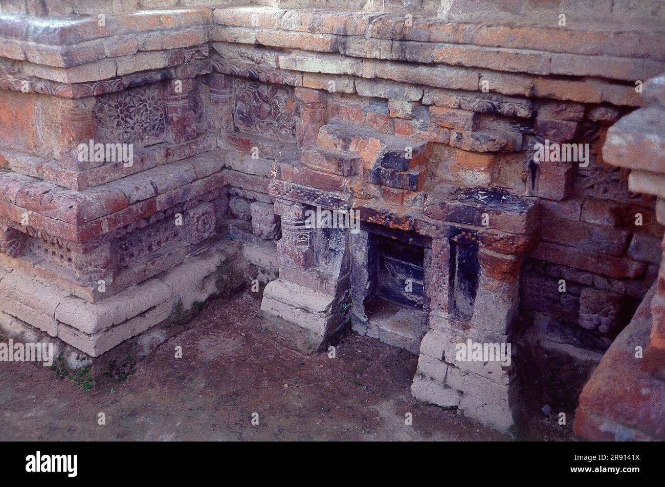 RESTOS ARQUEOLOGICOS DE BASA DE MONASTERIOS-S I-. Location: EXTERIOR ...