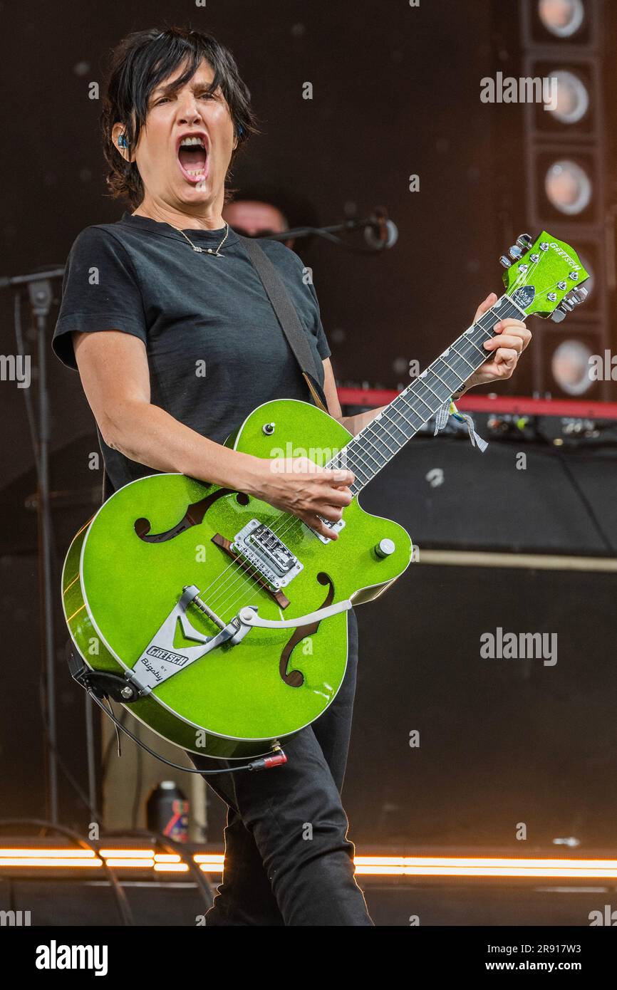 Glastonbury, UK. 23rd June, 2023. Texas and lead singer Sharleen ...