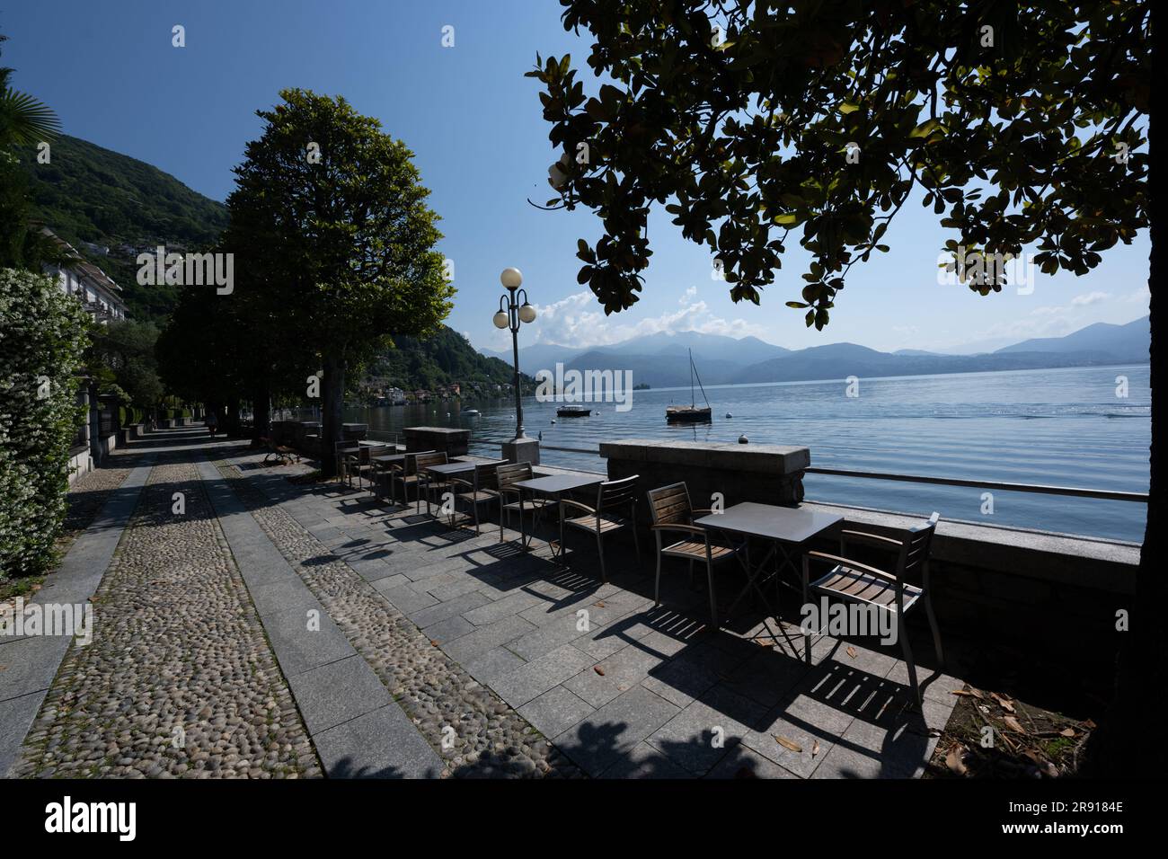 Cannero Riviera, Lake Maggiore. The sea promenade of the old town ...