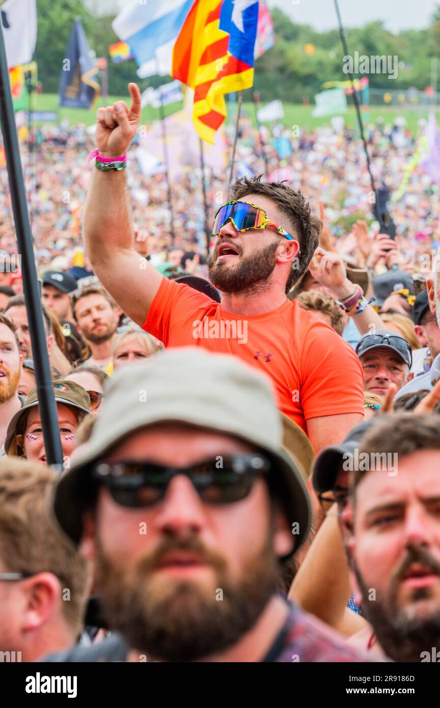 Glastonbury, UK. 23rd June, 2023. Fans of all ages watch as Texas and ...