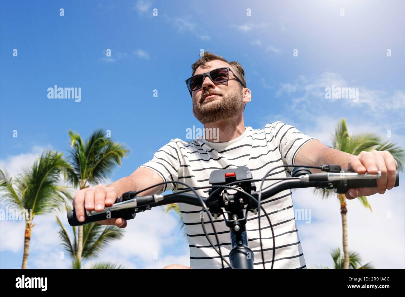 Sky cycle hi-res stock photography and images - Alamy