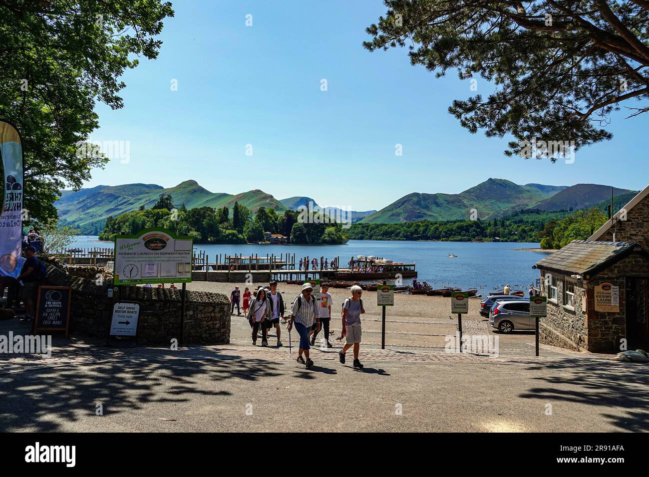 Derwent Water, Keswick, popular The English Lake District, Cumbria, in ...