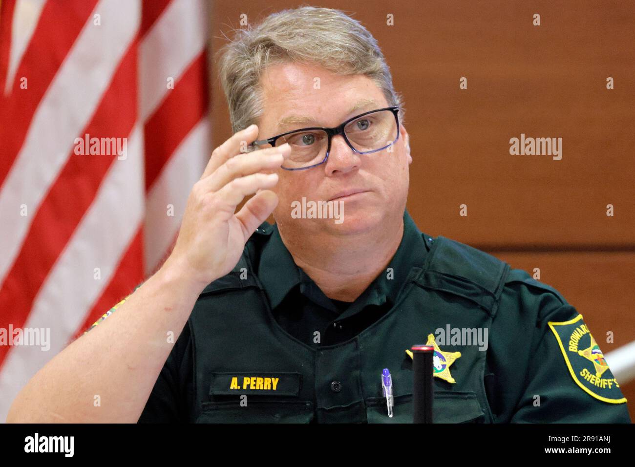 Broward Sheriff's Office Deputy Arthur Perry testifies during the trial ...